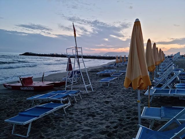 Spiaggia Libera Marina di Massa, Italy - Beach Guide, Info, Photos ...